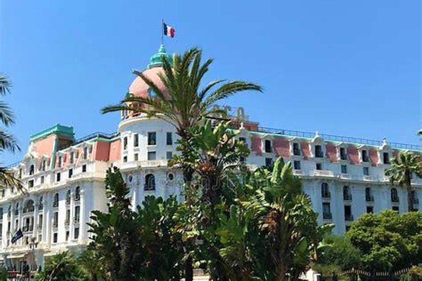 15 Recommended Hotels in France — and the Room Types That Set Them ...